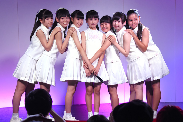 AISが7月7日7時7分に7曲披露、7人体制での新たなスタート切る - 音楽ナタリー