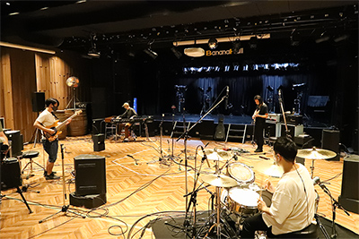 ZARD×KDDI 音のVR特集｜新たな視聴技術でZARDのライブがよみがえる - 音楽ナタリー 特集・インタビュー